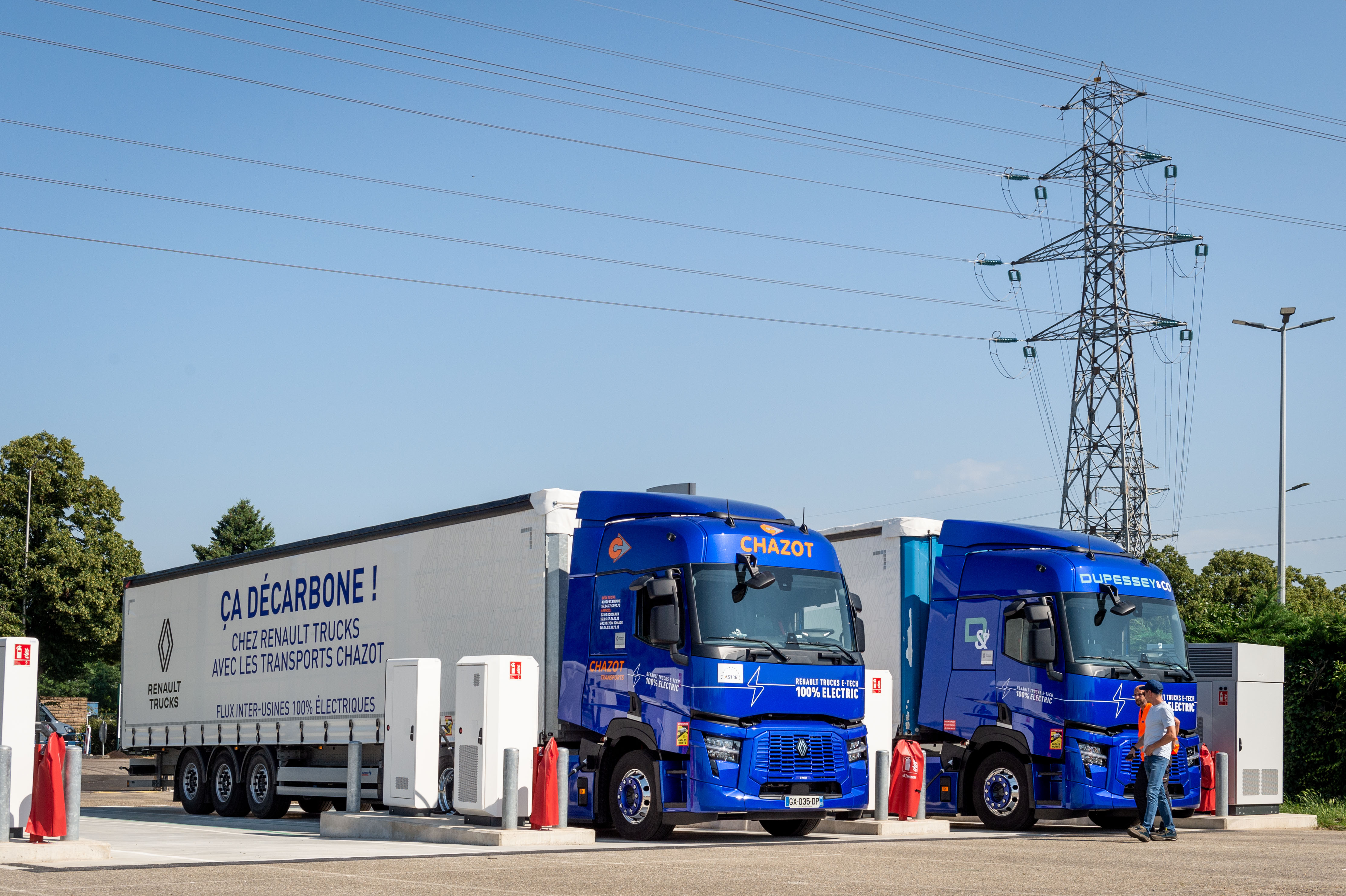 Decarbonisatie: Renault Trucks schakelt tandje bij met de elektrificatie van zijn interne ...